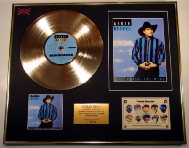 GARTH BROOKS/CD GOLD DISC/ALBUM ART/GUITAR PICKS/COA/MASSIVE ITEM