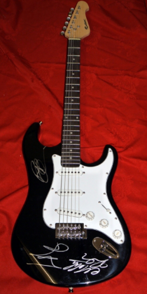 MOTORHEAD/SIGNED ELECTRIC GUITAR/COA