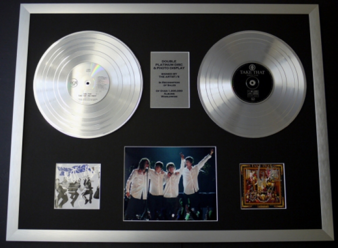 TAKE THAT/DOUBLE CD PLATINUM DISCS SIGNED & PHOTO DISPLAY/COA